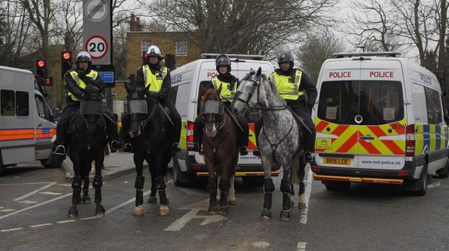Hooligans fueron protagonistas en duelo de Tottenham en FA Cup ...