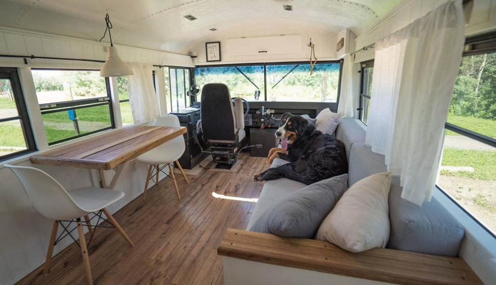 Conoce el bus que se transformó en una acogedora casa | CASA-Y-MAS | EL ...